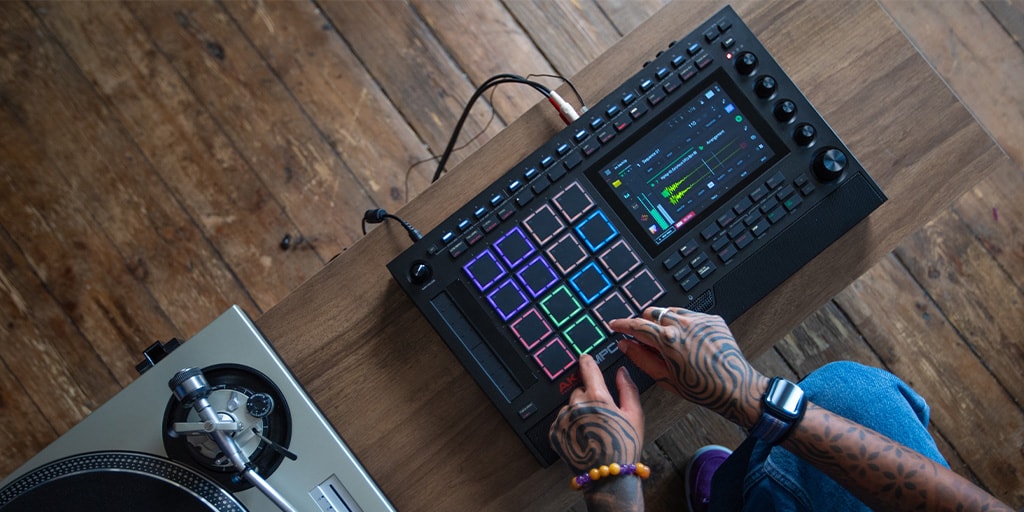 Akai 發佈史上最強 MPC ——「MPC Live III」震撼登場 | Hypebeast