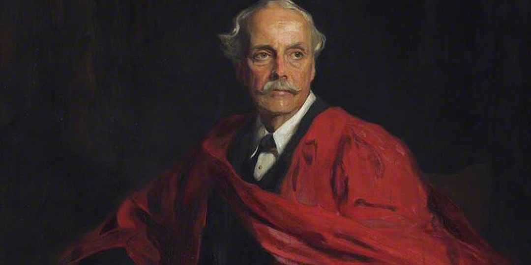 Pro-Palestine Activists Destroy Lord Balfour Painting | Hypeart