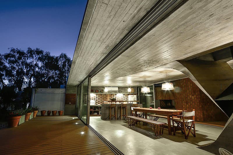 One Column House Offers Stunning Architecture Design in Argentina ...