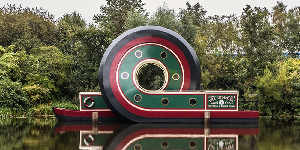 Alex Chinneck's 'Looping Boat' on Sheffield Canal | Hypeart