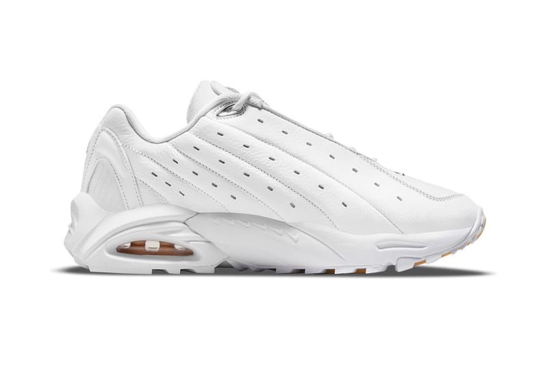 60 Sneakers Approved by K-Pop Group NewJeans | Hypebae