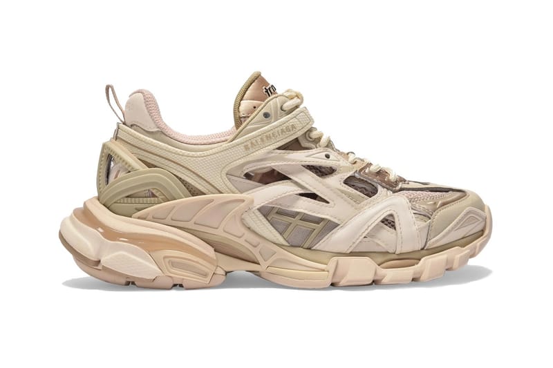 60 Sneakers Approved by K-Pop Group NewJeans | Hypebae