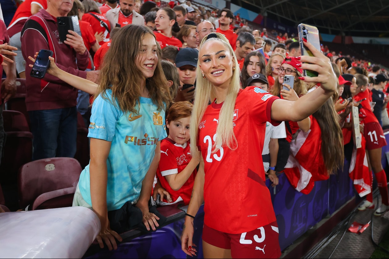 16 of the Best Female Football Players To Know | Hypebae