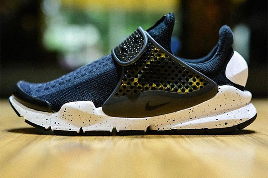 NIKE SOCK DART SE RELEASING IN NEW COLORWAYS | Hypebeast