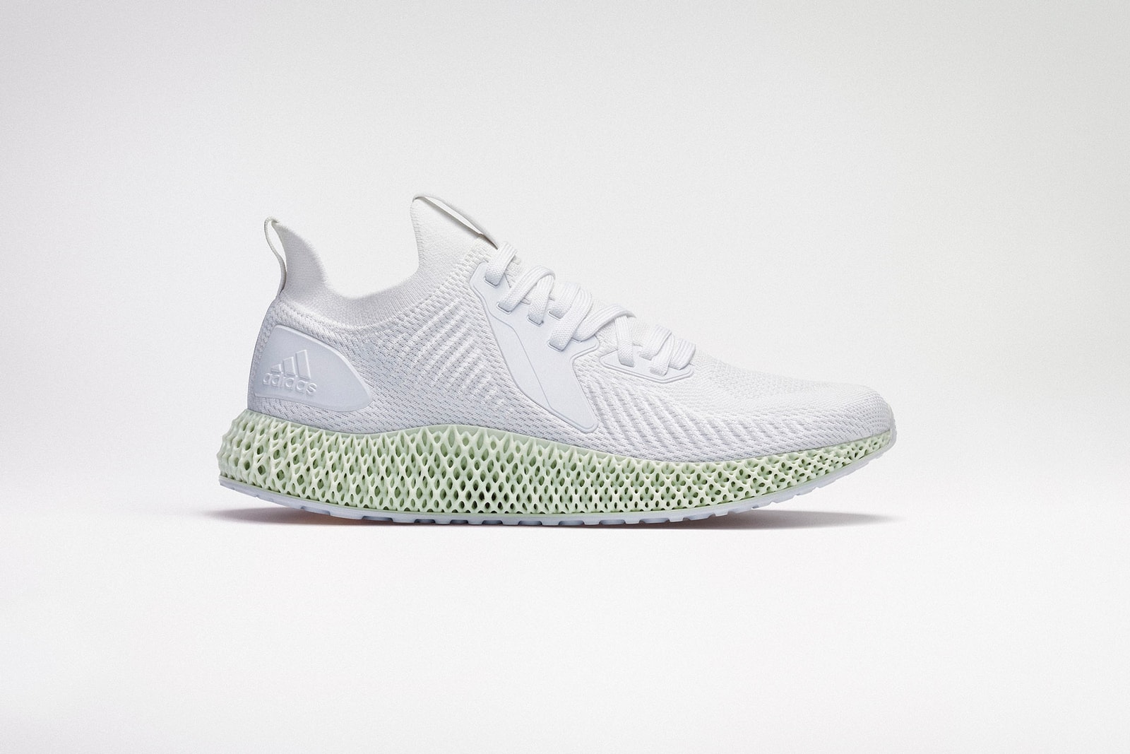 為顛覆而生！adidas 全新科技跑鞋 ALPHAEDGE 4D 正式登場 | HYPEBEAST