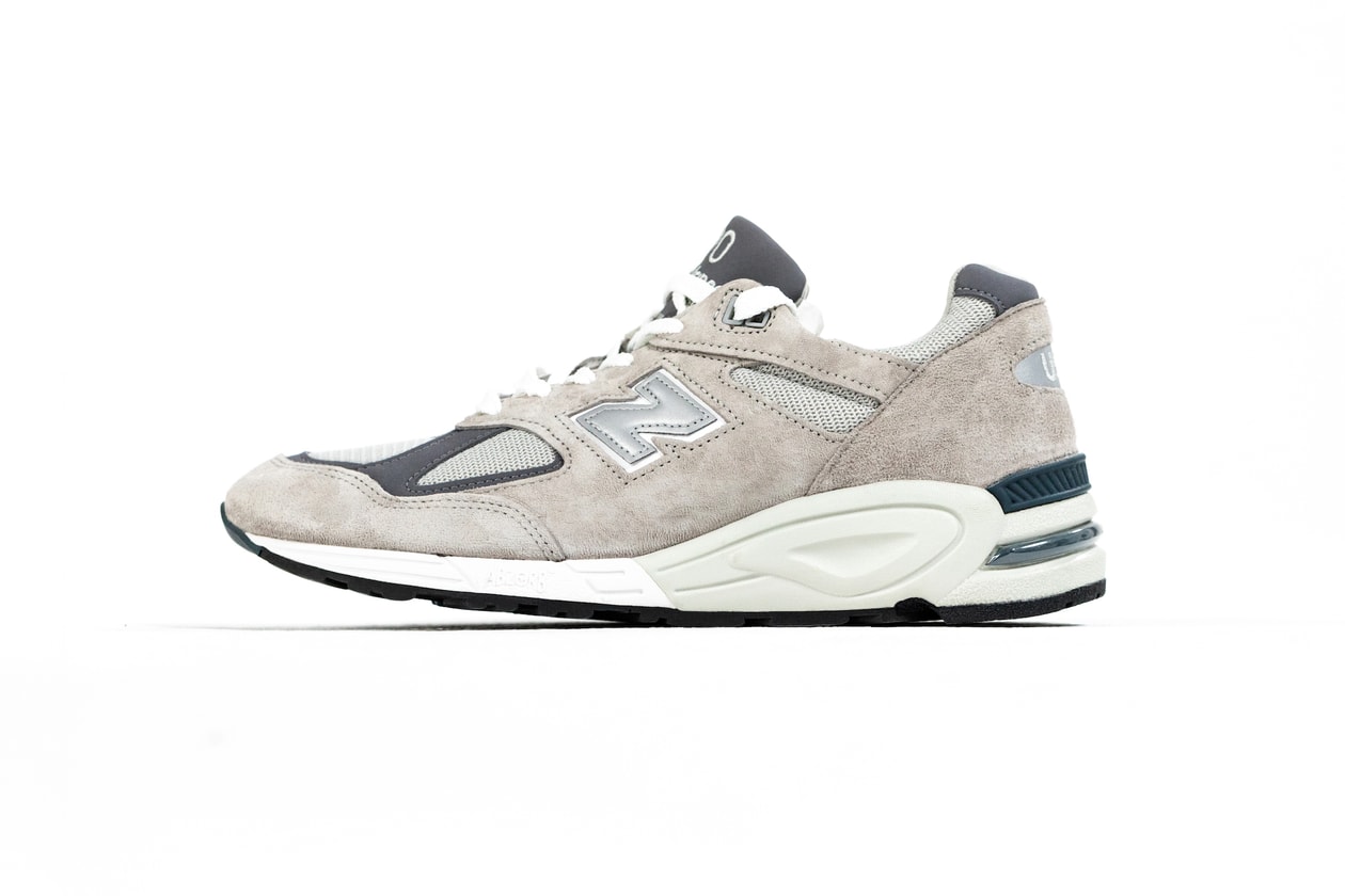 New Balance 横越 30 多年的深工造艺，如何成就了 990 系列不断革新的超卓工艺﹖ | Hypebeast