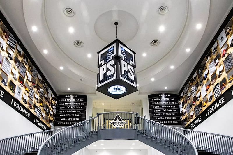 Graduate Together！LeBron James 为全美高中毕业生举办线上毕业典礼 | Hypebeast