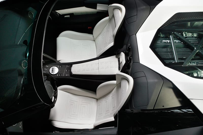 期待 Virgil Abloh x Mercedes-Benz 之余，不妨先回顧 5 個「時尚 x 汽車」的跨界企劃 | Hypebeast