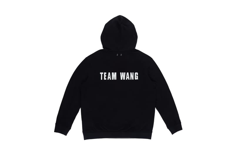 在首个系列正式登场之前，王嘉尔携 TEAM WANG 创始成员与我们剖析品牌故事及创作理念 | Hypebeast