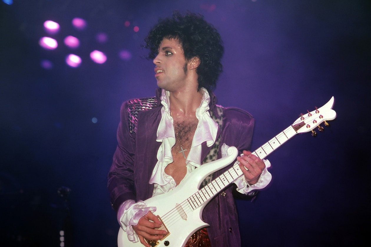 穿越王子 Prince 的迷幻紫雨，回溯「脏标」背后的斗争 | Cover Art | Hypebeast