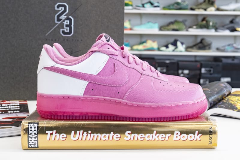 Cody 与全球可能仅三双的 Off-White™ x Nike AF1 Sample | Sole Mates | Hypebeast