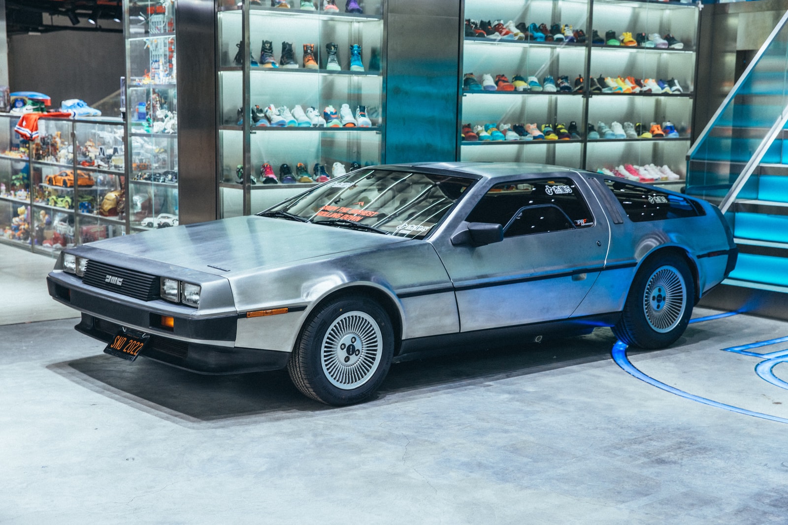 SneakerCon partner Jerry shared LeBron's autograph collection and DMC ...