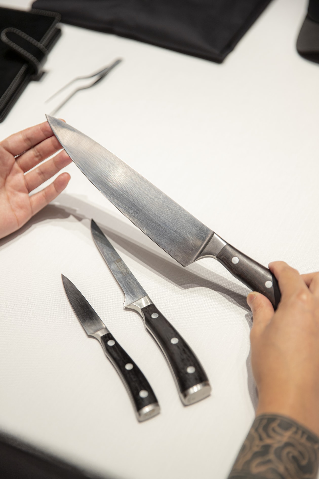 Essentials: 米其林餐厅 LING LONG 主厨 Jason Liu 分享日常必备单品 | Hypebeast