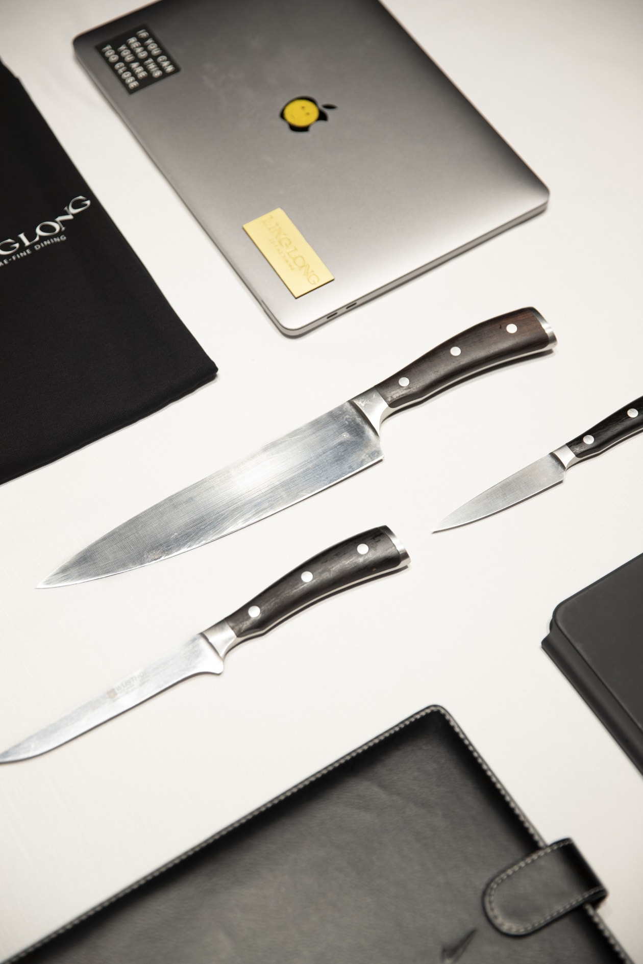 Essentials: 米其林餐厅 LING LONG 主厨 Jason Liu 分享日常必备单品 | Hypebeast