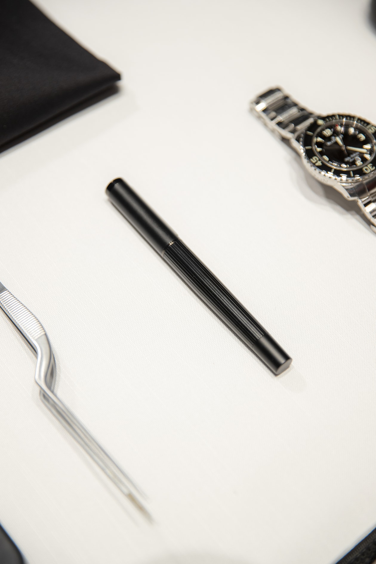 Essentials: 米其林餐厅 LING LONG 主厨 Jason Liu 分享日常必备单品 | Hypebeast