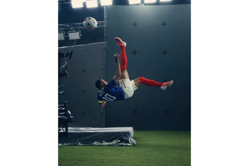 Nike 发布全新视觉叙事企划「让剧本都作废」，迎接 2026 世界杯 | Hypebeast