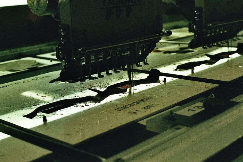 走進歷史悠久的 New Balance 英國 Flimby 廠房 | Hypebeast