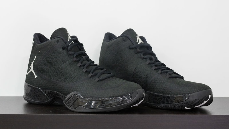 Michael Jordan 向 Kobe Bryant 贈送全套 Air Jordan 球鞋系列 | Hypebeast