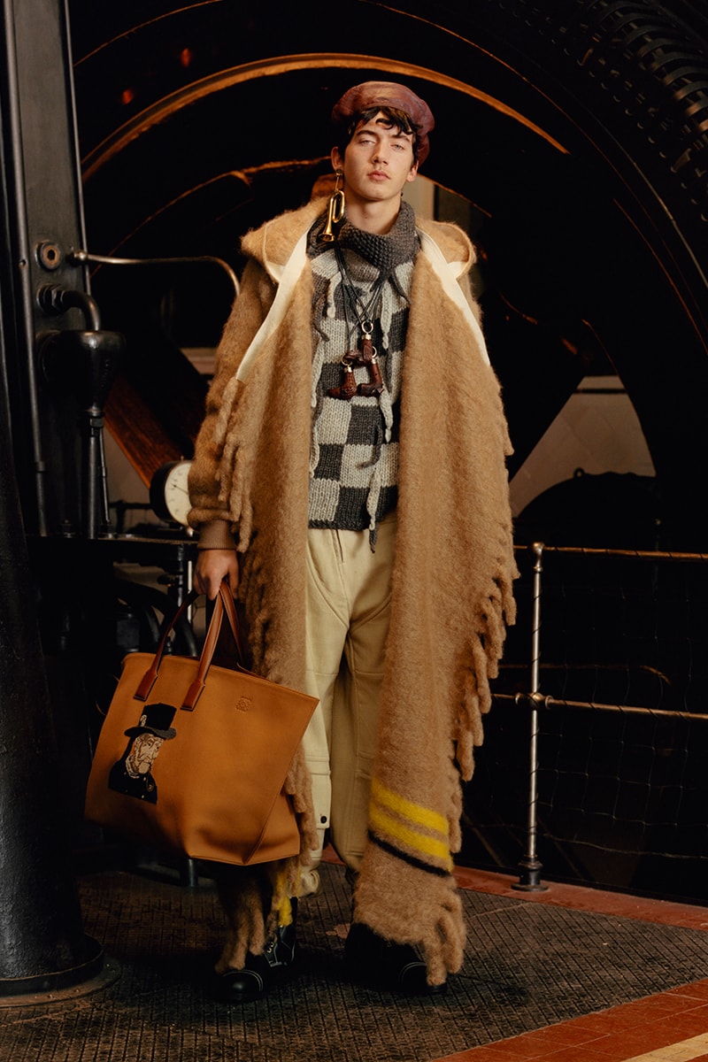 LOEWE 2017 秋冬系列預覽 | Hypebeast