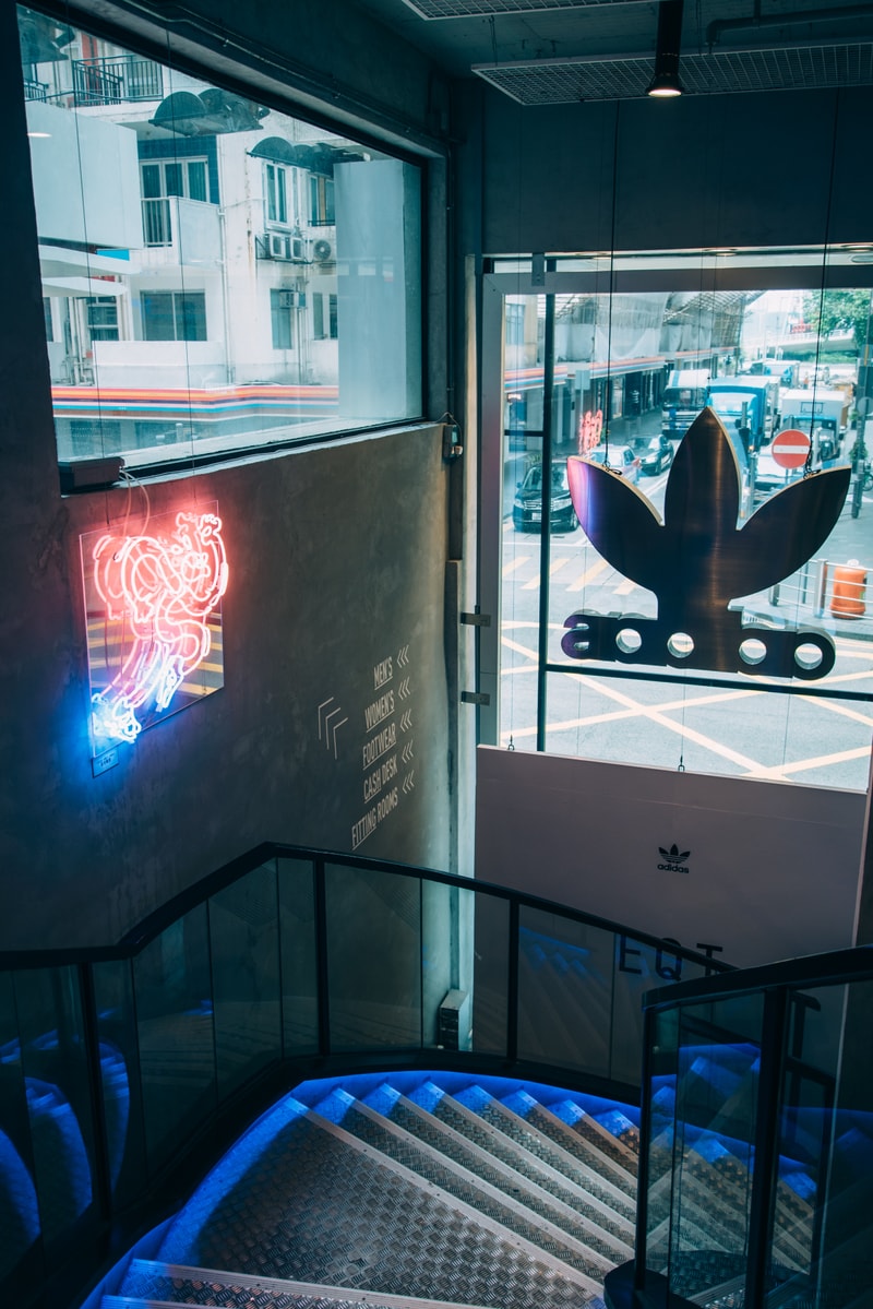 adidas Originals 年度「Everything that is essential. Nothing that is not ...