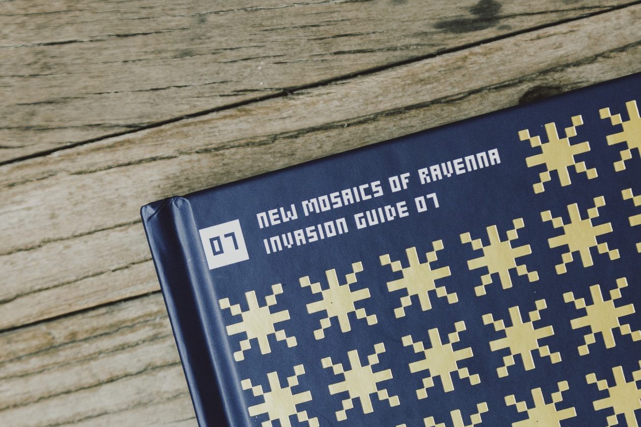 率先欣賞 Invader 全球限量 25 本《New Mosaics of Ravenna》 | Hypebeast