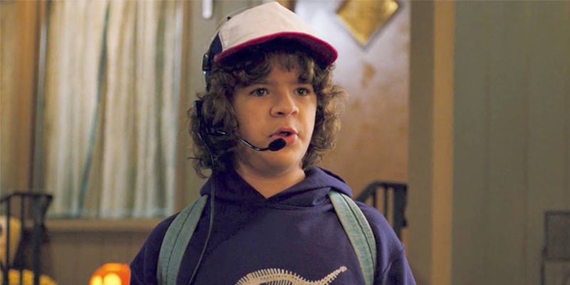 《Stranger Things》主角 Dustin 穿的「雷龍 Hoodie」造成廣大影迷瘋搶！ | Hypebeast