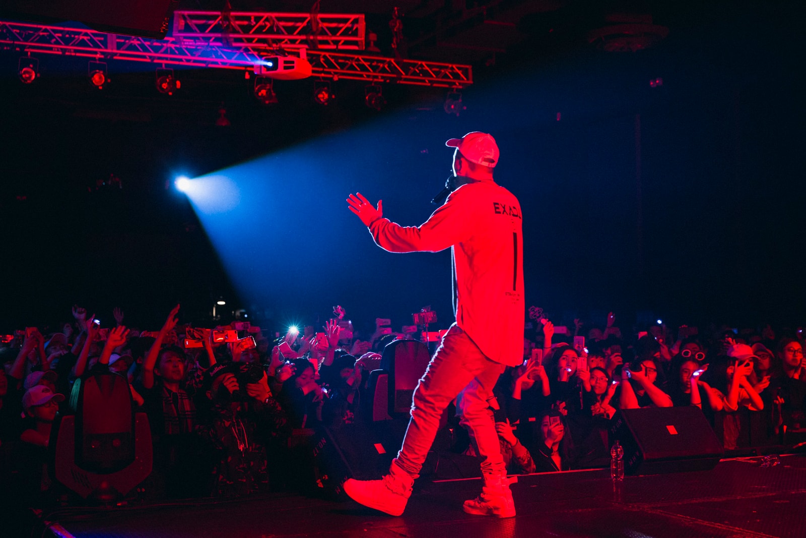 VAVA《21》个人巡演香港站现场直击 | HYPEBEAST