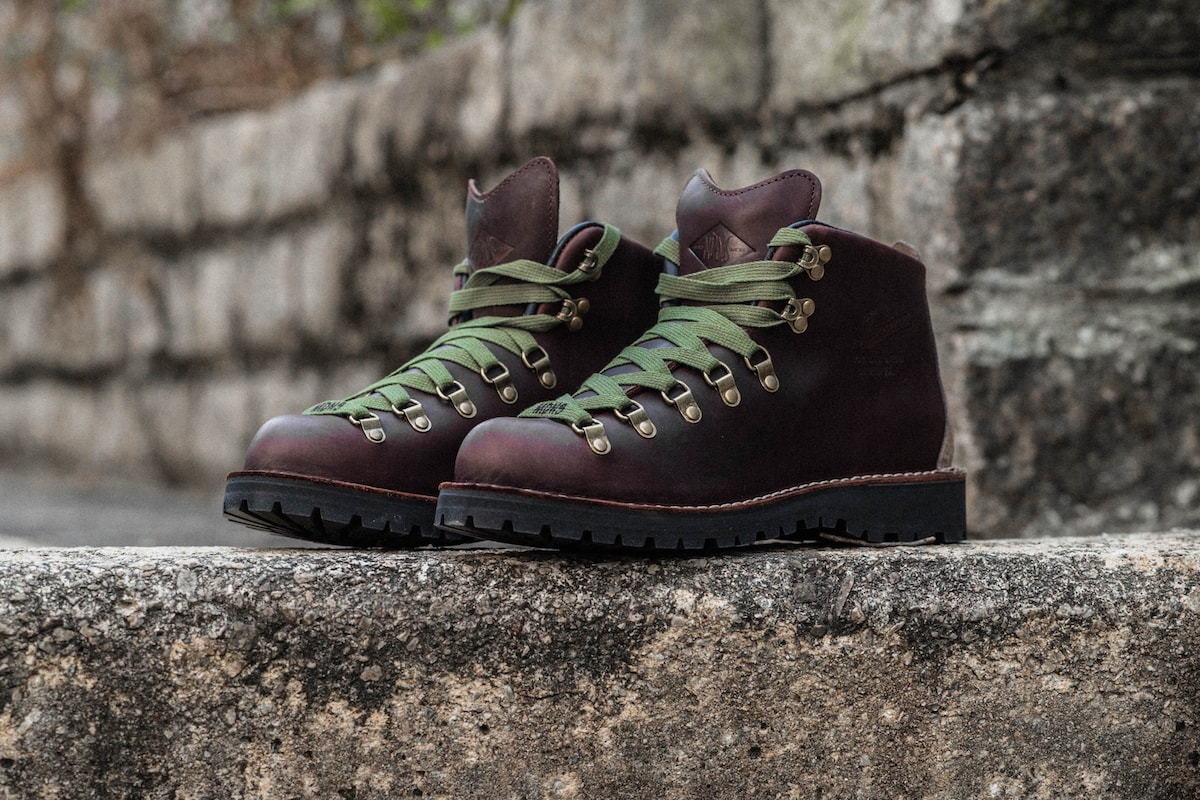 開箱近賞 MADNESS x Danner 聯乘 Mountain Light 2 鞋款 | Hypebeast