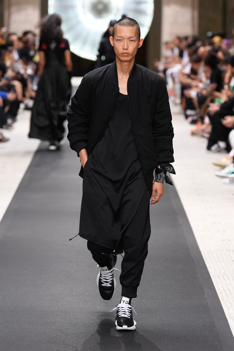 Y-3 2019 春夏系列於巴黎時裝周正式發佈 | Hypebeast