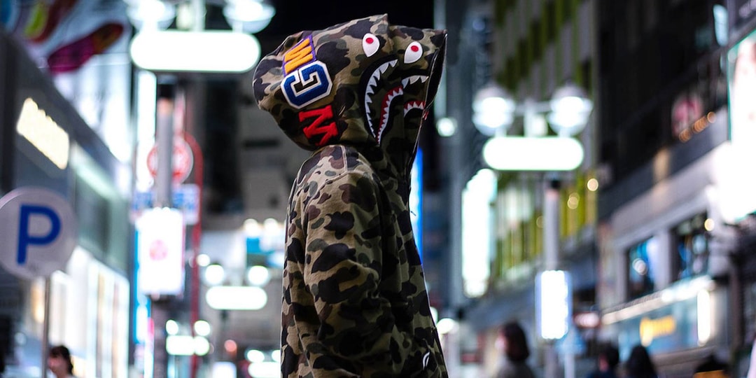 A BATHING APE® 為 Double Shark Hoodie 推出 1ST CAMO 配色 | Hypebeast