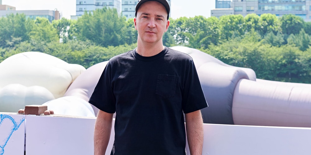 韓國直擊 KAWS 水上漂浮雕塑作品「KAWS:HOLIDAY」期間限定店開幕盛況 | Hypebeast