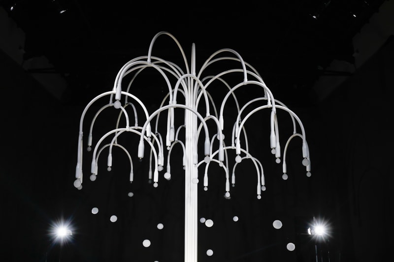 上海限定展出！COS x Studio Swine 藝術裝置「NEW SPRING」 | Hypebeast