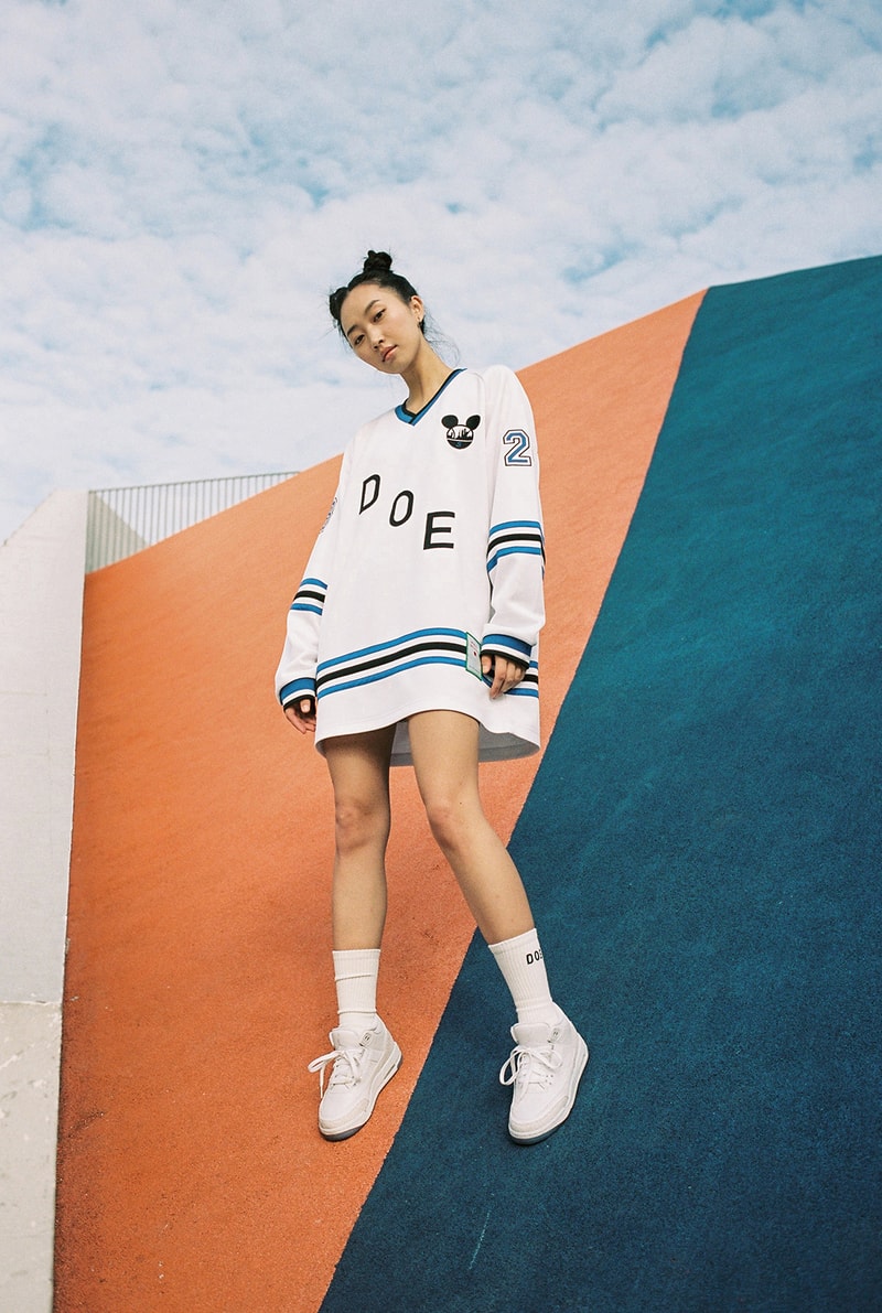 慶祝 Mickey Mouse 誕生 90 周年！DOE 與 Disney 推出聯乘別注系列 | Hypebeast