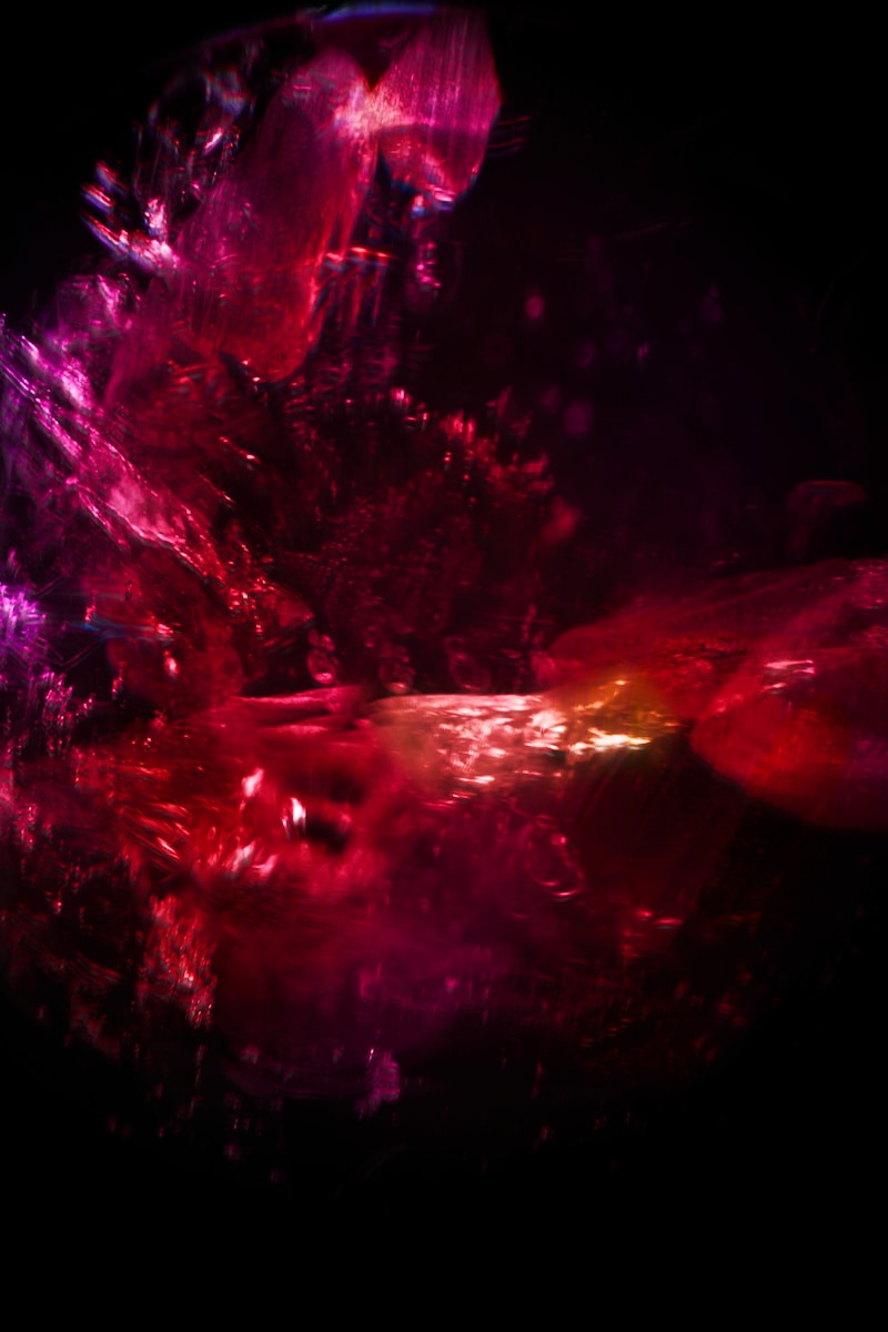 Gemfields 攜手設計大師 Dan Tobin Smith 呈獻多感官體驗藝術展 | Hypebeast