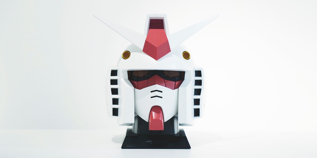 HYPEBEAST 率先近賞機動戰士 x OWNDAYS 聯乘 RX-78-2 眼鏡盒 | Hypebeast