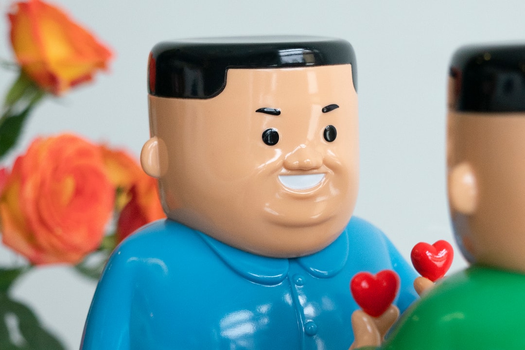 情人節限定－AllRightsReserved 聯手 Joan Cornellà 全球獨家首發 K-LOVE 搪膠模型 | Hypebeast