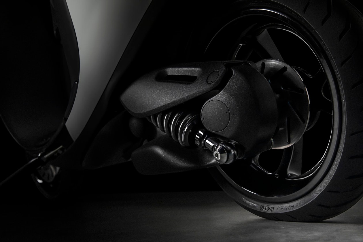 極致電能造車工藝 The New Gogoro S1 冰岩灰洗鍊現身 | Hypebeast