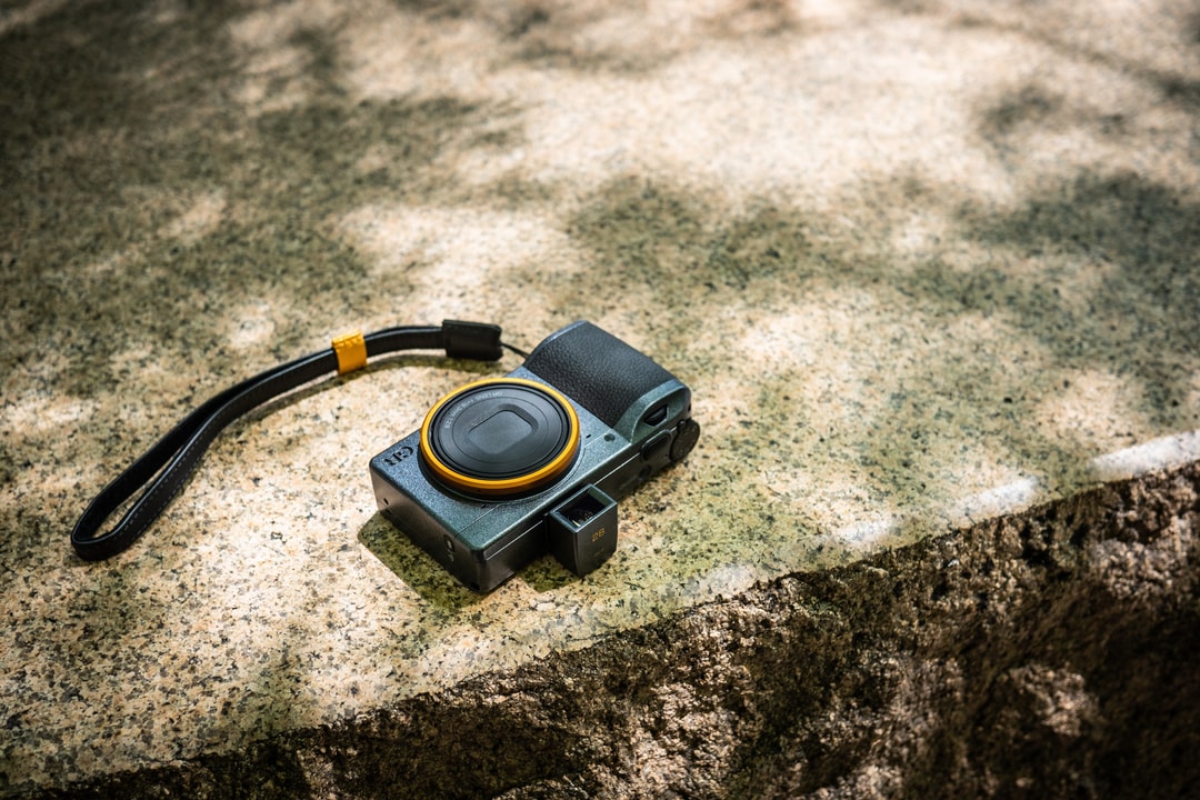 HBX 開放預訂街拍神器 Ricoh GR III 限量 Street Edition 套裝 | Hypebeast