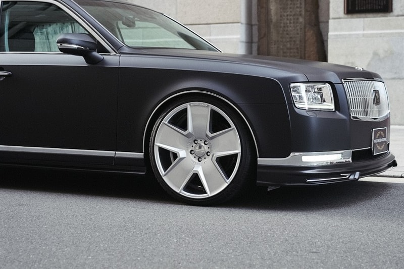 日本車廠 WALD 打造天皇坐駕 Toyota Century 改裝版本 | Hypebeast