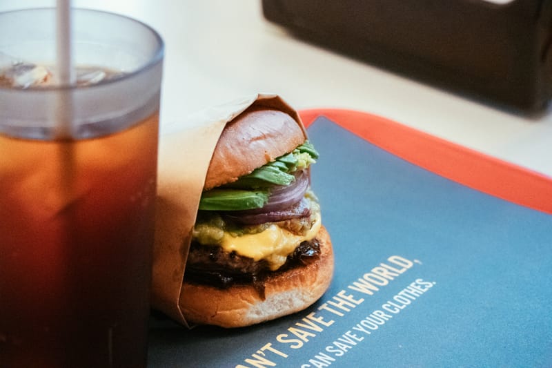 在「灶脚」开的演唱会：《Cook the Vibe 颜社煮场秀》｜HYPEBEAST Eats | Hypebeast