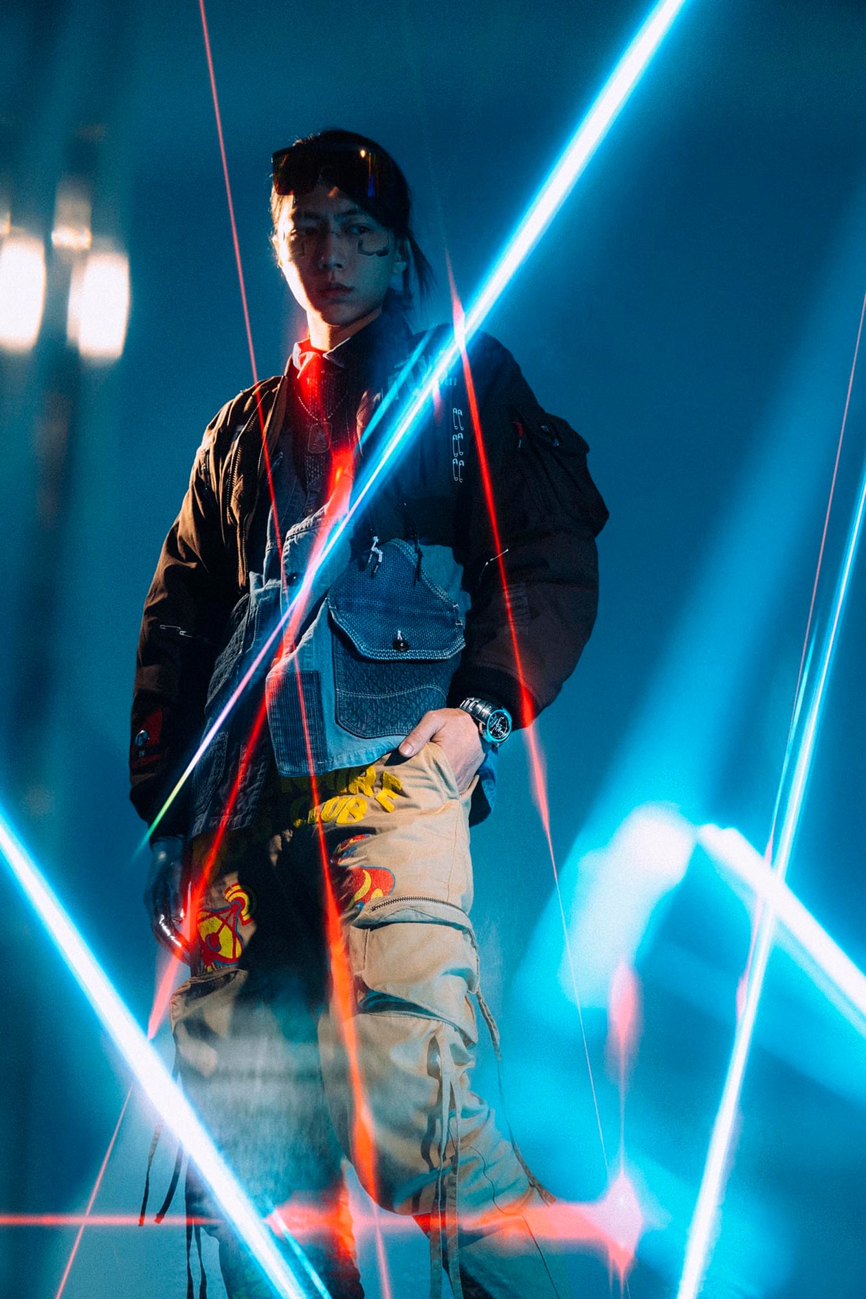 經典設計蛻變而成的金屬未來 G-SHOCK AWM-500 | Hypebeast