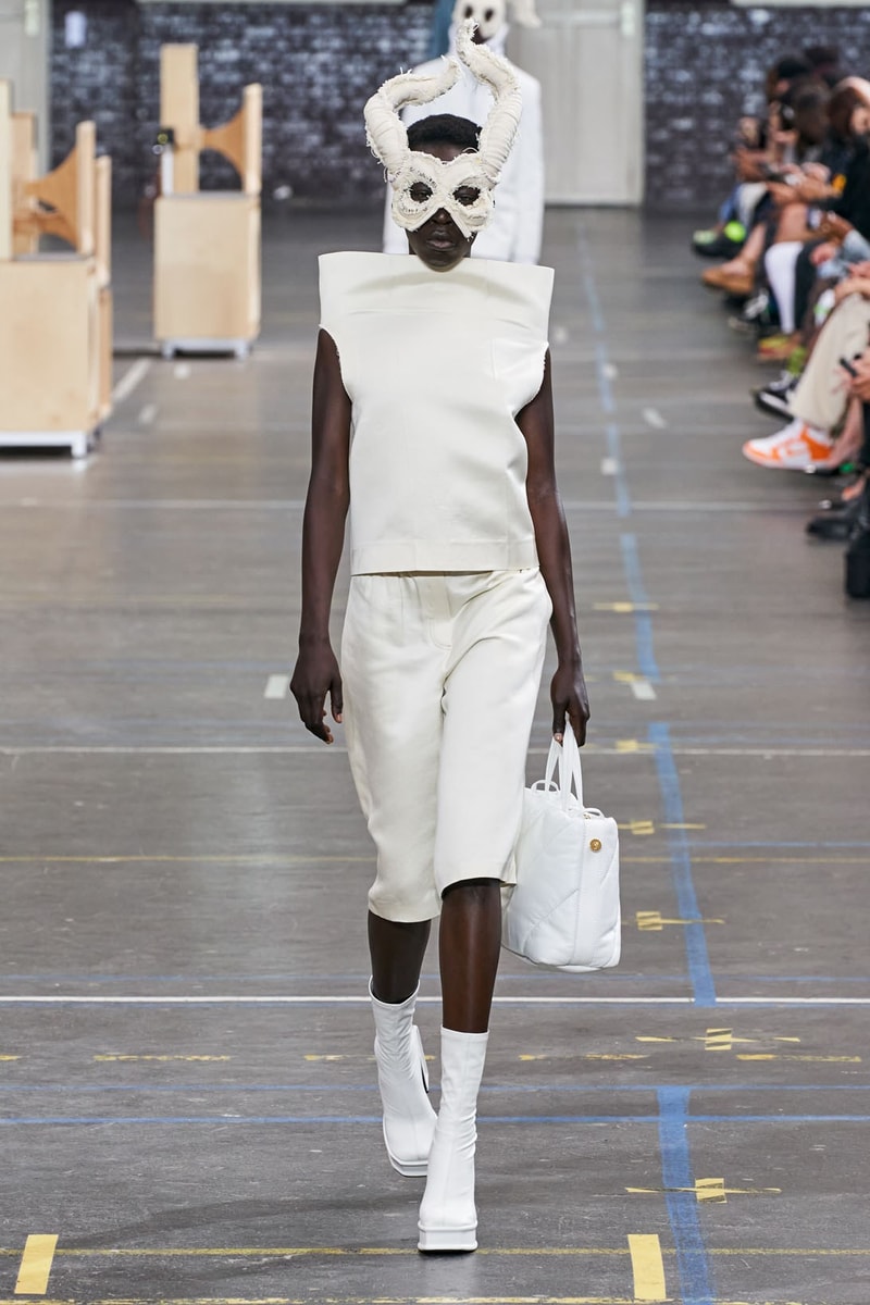 Off-White™ 2021 秋冬系列大秀正式登場 | Hypebeast