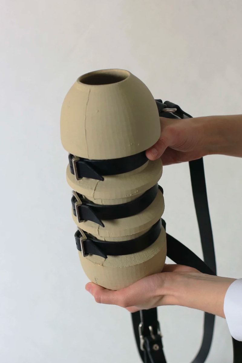 ZHENI Studio 打造首個可穿戴花瓶 | Hypebeast