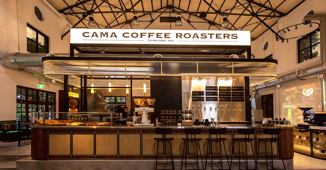 松菸古蹟改建，全天候咖啡餐酒館「CAMA COFFEE ROASTERS 豆留文青」正式開幕 | Hypebeast