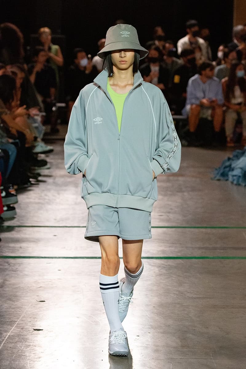 BASICKS 攜手 DHL 及 Umbro 打造 2023 春夏系列時裝大秀 | Hypebeast