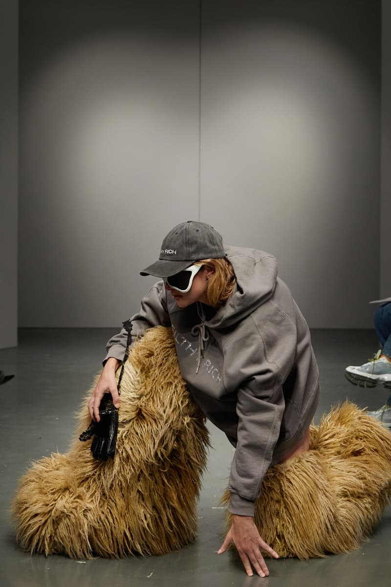 AVAVAV 首次亮相米蘭時裝週發表 2023 春夏系列 | Hypebeast