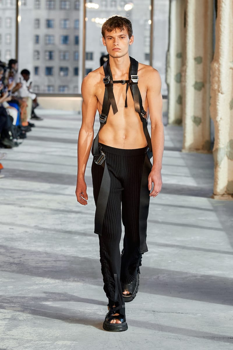 DION LEE 2023 春夏系列大秀正式登場| Hypebeast DION LEE 2023 春夏系列大秀正式登場| Hypebeast