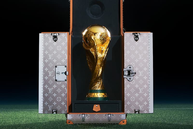 2022 世界盃 – Louis Vuitton 操刀打造 2022 年 FIFA 冠軍獎盃硬箱 | Hypebeast