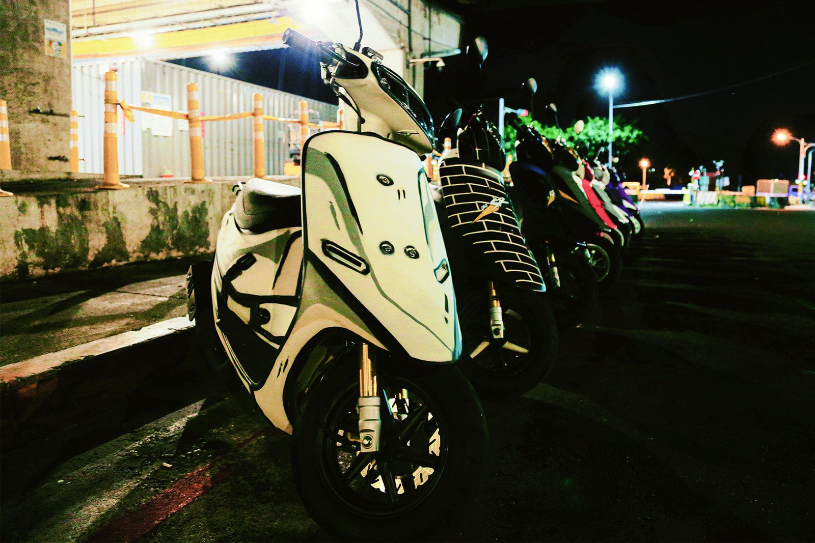 台灣代表性經典車型：推動 90 年代瘋狂機車文化的 Honda Dio 50 | Hypebeast