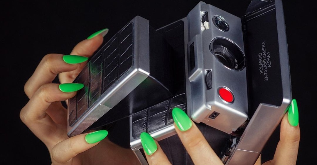 NEIGHBORHOOD x Polaroid SX-70 最新聯名拍立得率先曝光 | Hypebeast